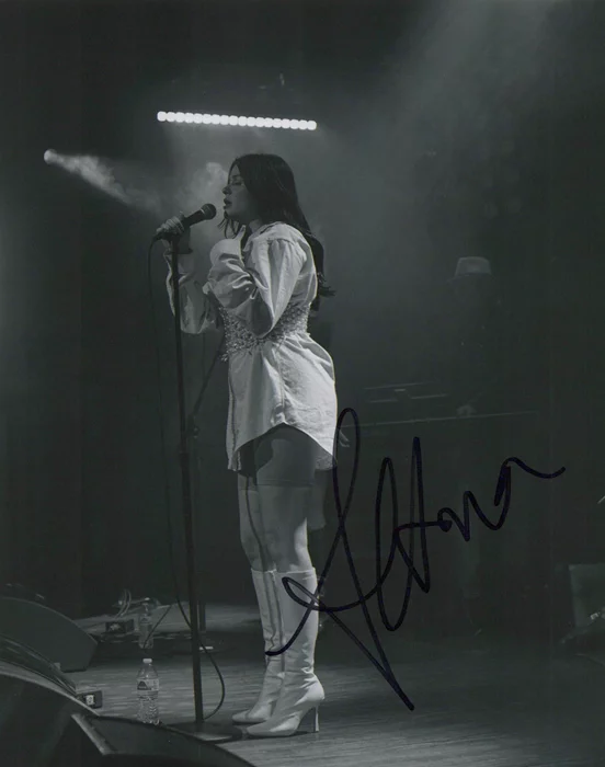 Alexis Hana autograph, item 0001293977 | Autograph World